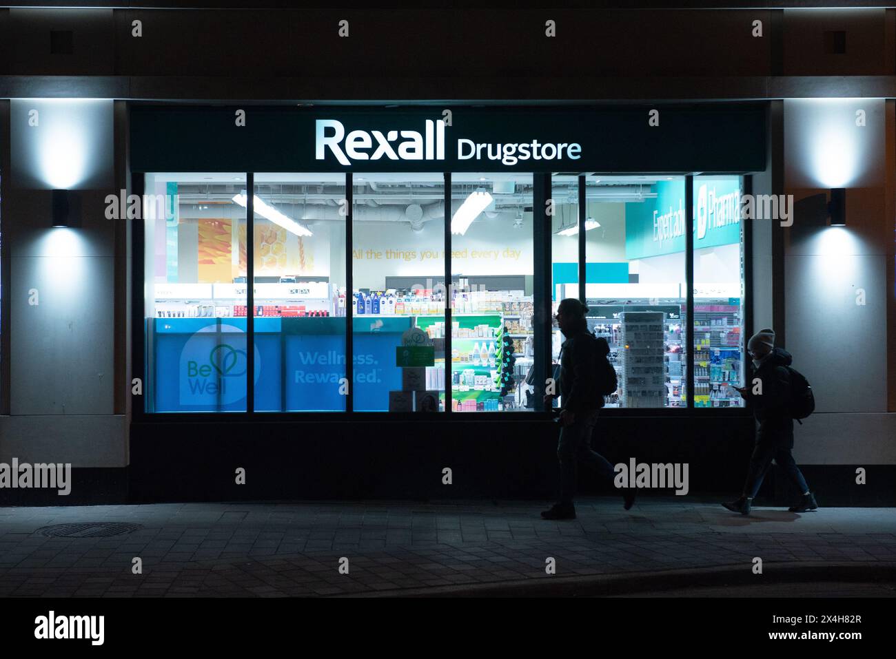 Chain of retail pharmacies hi-res stock photography and images - Alamy