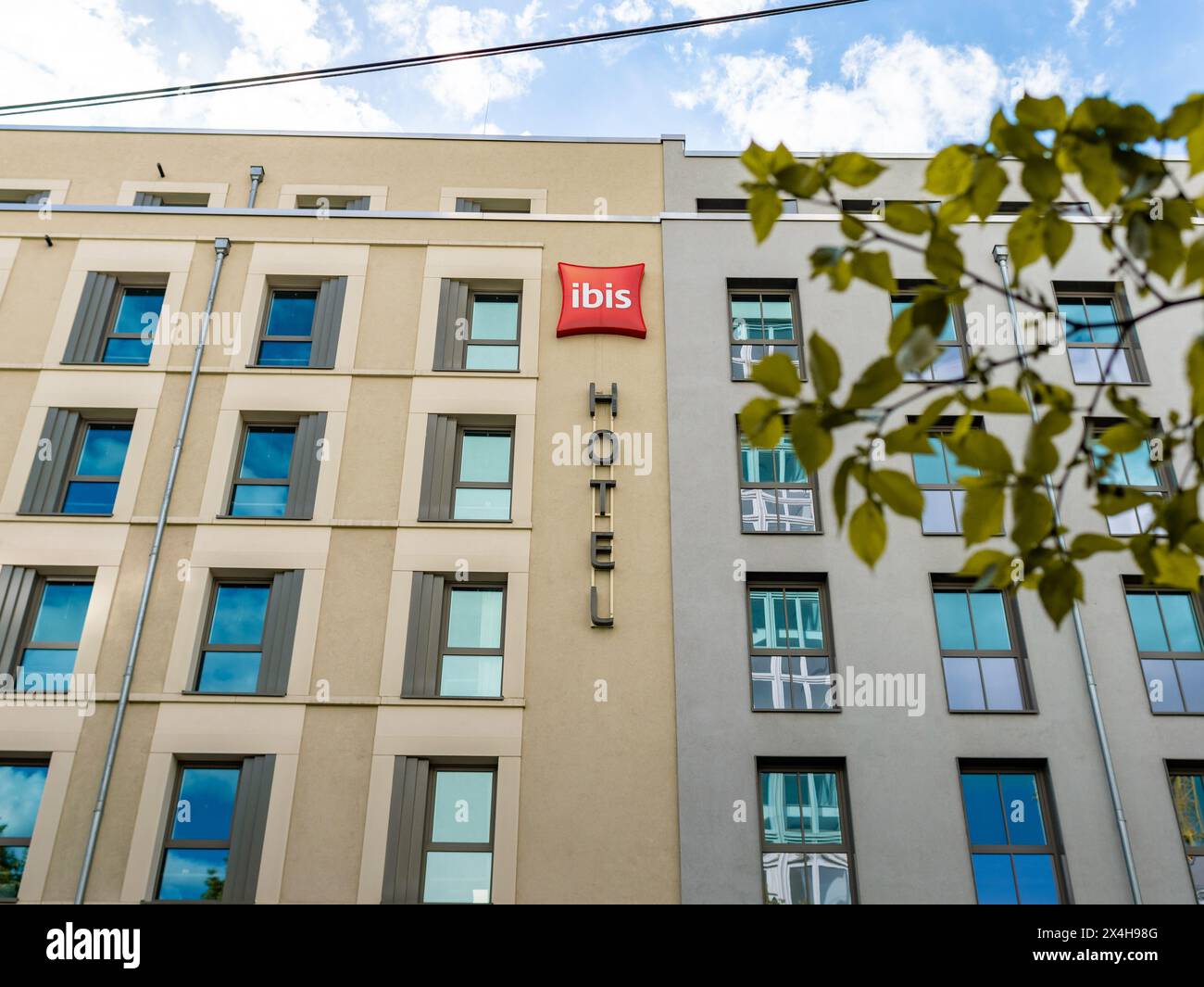 Ibis hotel logo hi-res stock photography and images - Alamy