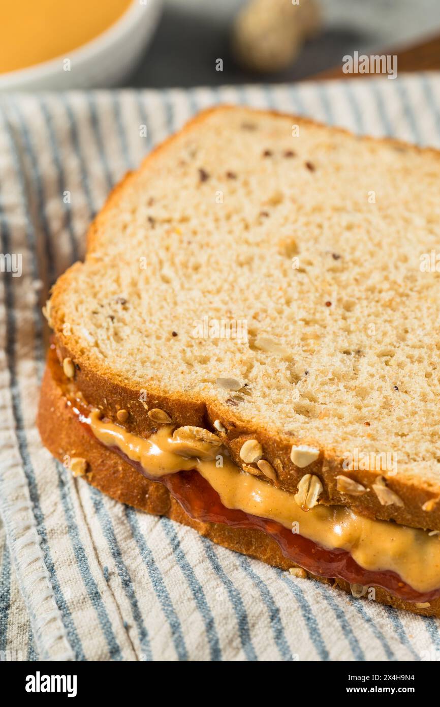 Whole wheat toast peanut butter jam hi-res stock photography and images ...