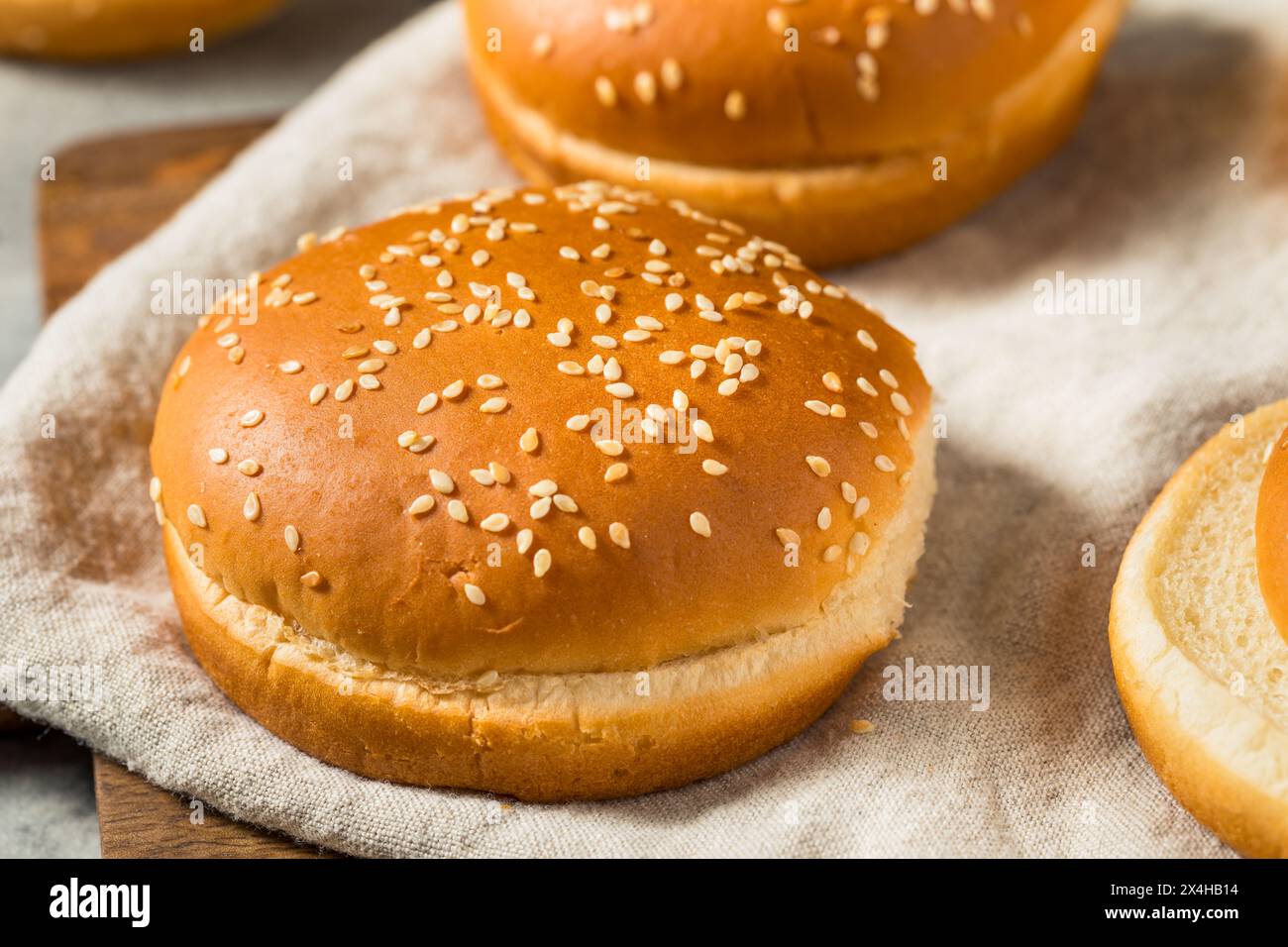 Classic burger sesame seed hi-res stock photography and images - Alamy