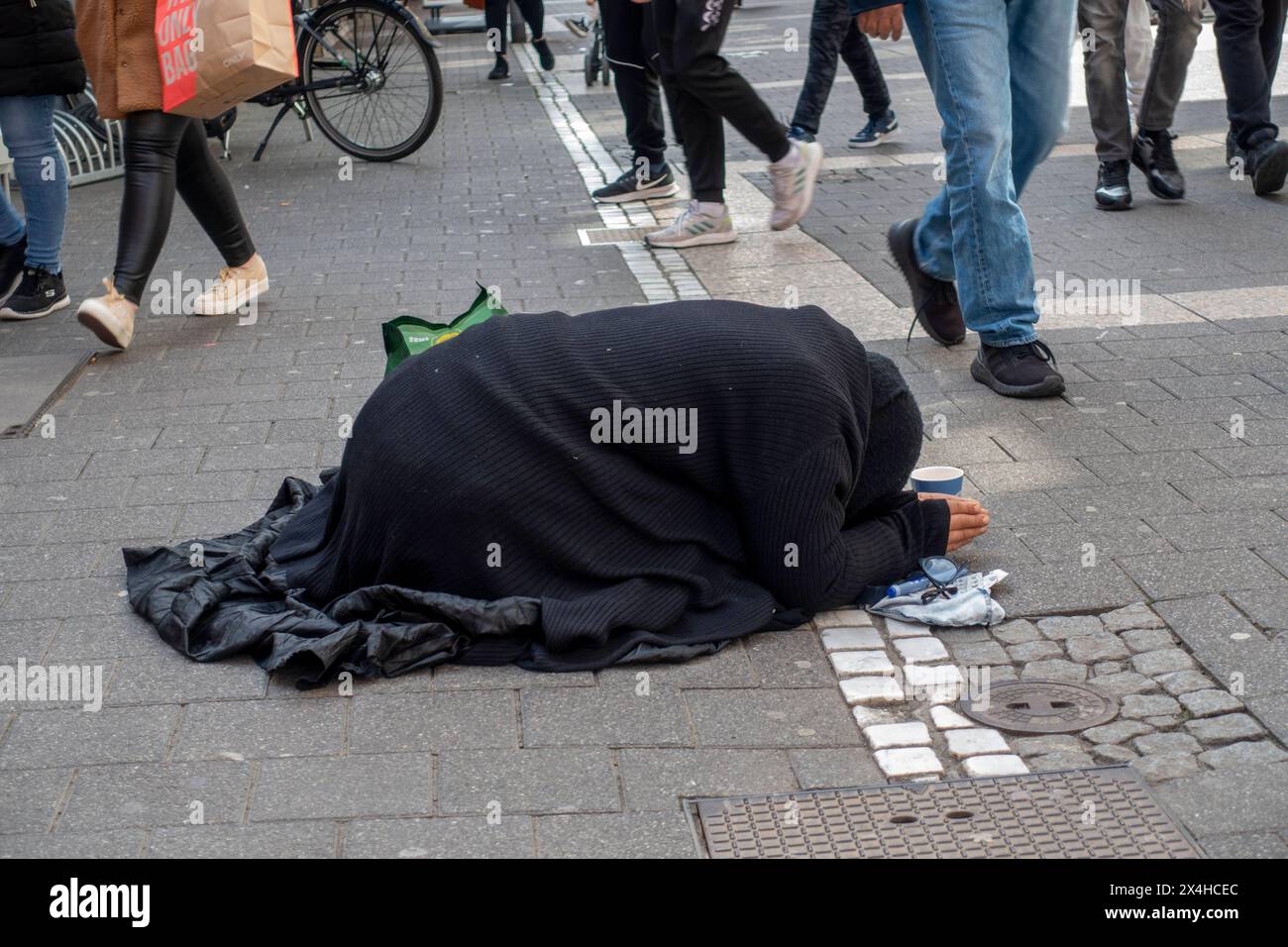 Vorbeigehen hi-res stock photography and images - Alamy