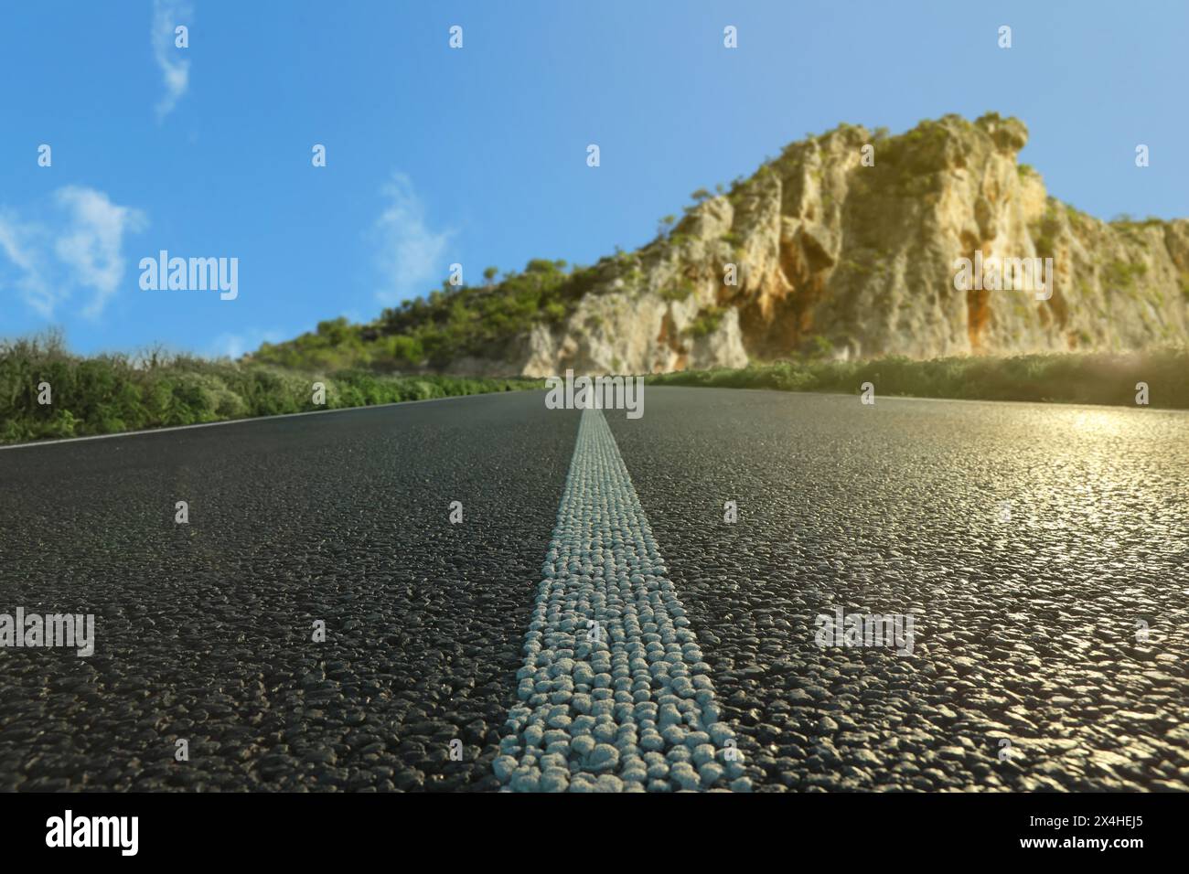 Roadway low traffic in view hi-res stock photography and images - Alamy