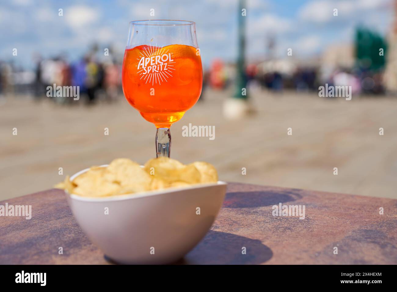 Naschchips hi-res stock photography and images - Alamy