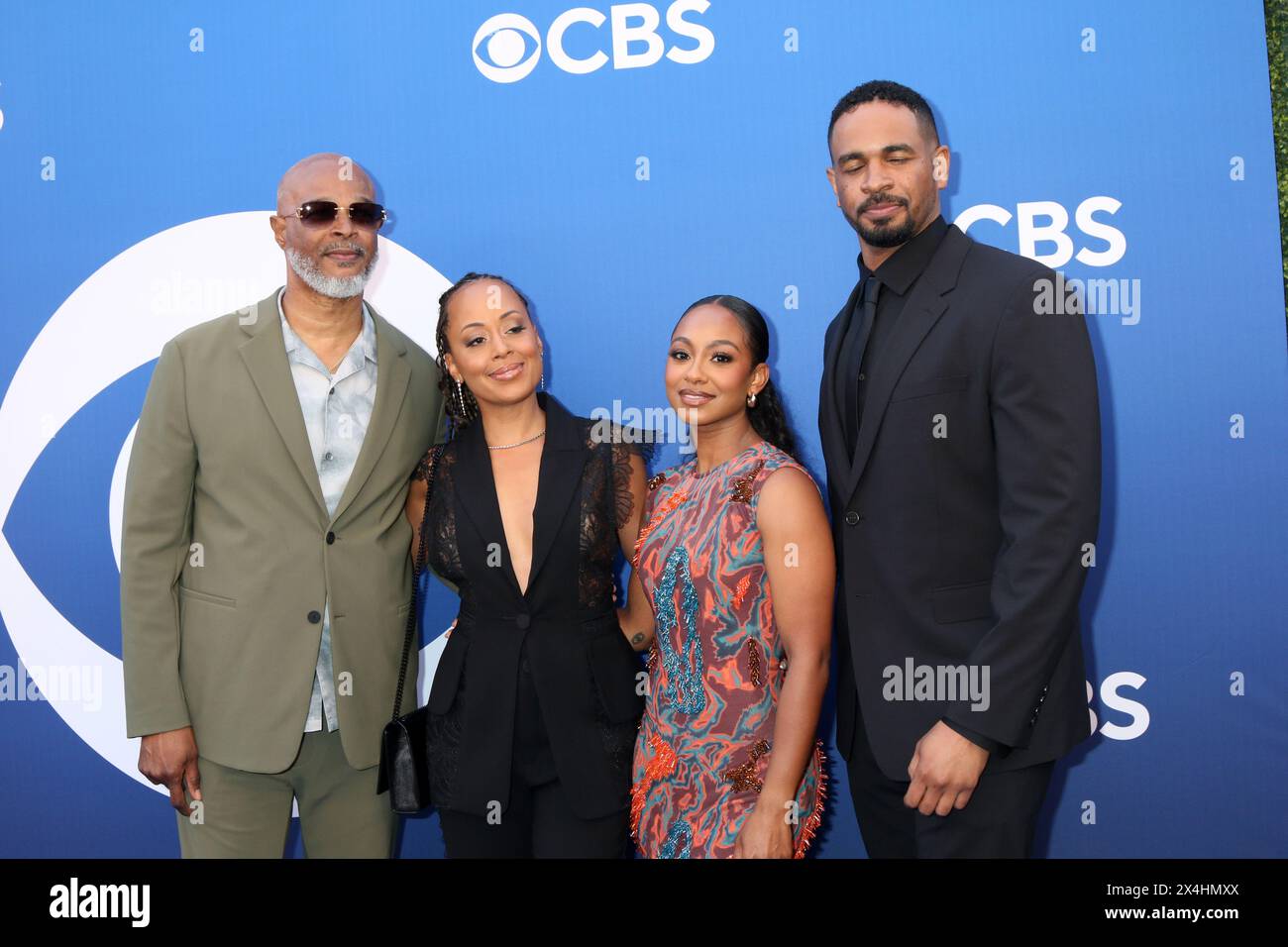 LOS ANGELES - MAY 2: Damon Wayans, Essence Atkins, Tetona Jackson ... LOS ANGELES - MAY 2: Damon Wayans, Essence Atkins, Tetona Jackson ...