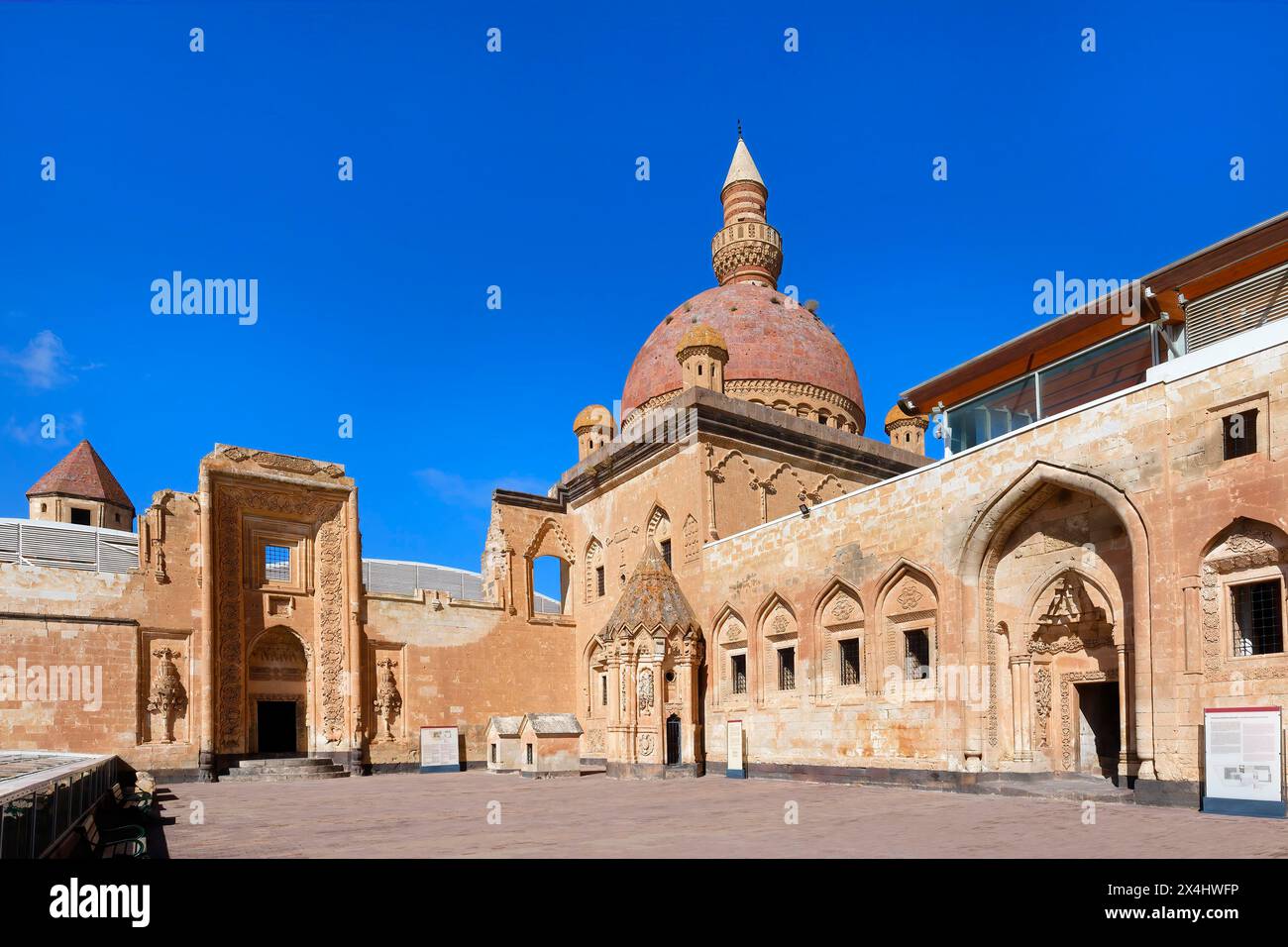 Ishak Pasha palace, Second courtyard with the tomb of the palace ...