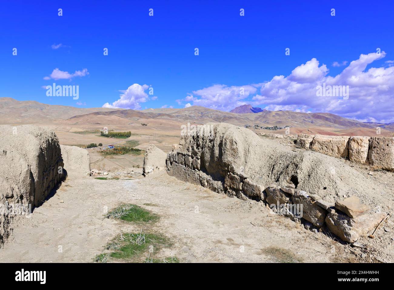 Ruins of the Urartian citadel of Cavustepe, Van, Turkey Stock Photo - Alamy