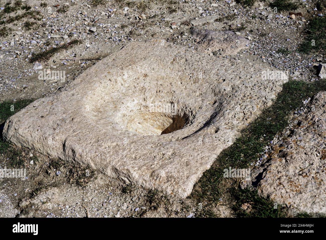 Ruins of the Urartian citadel of Cavustepe, Oldest squat toilet ever ...