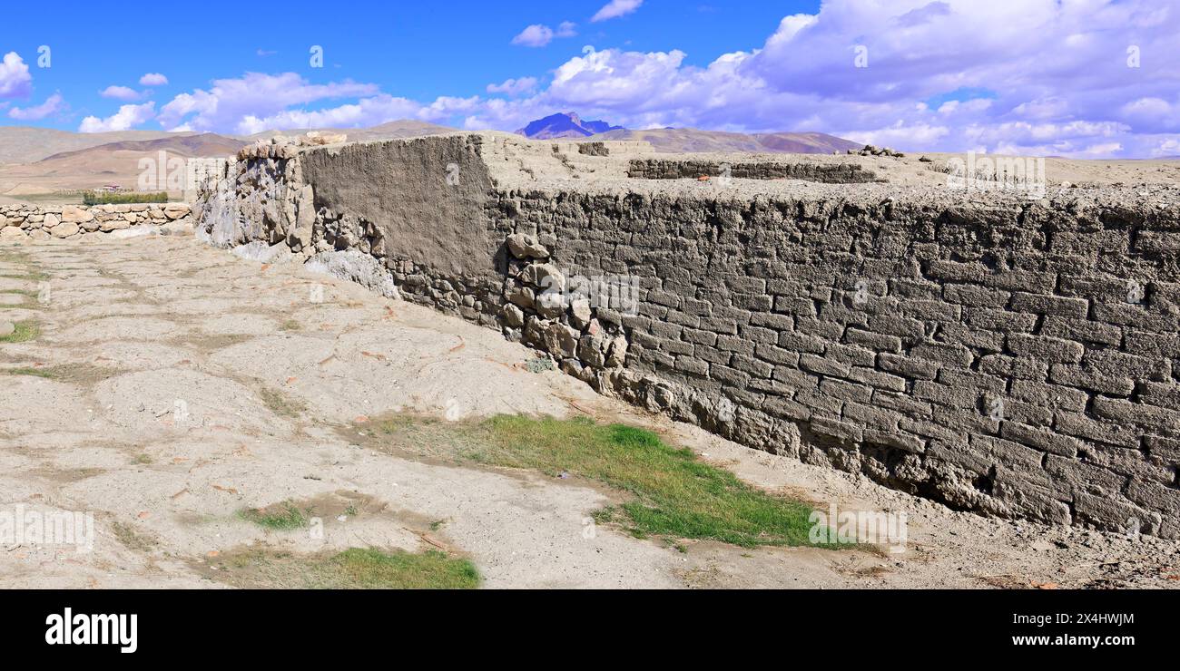 Ruins of the Urartian citadel of Cavustepe, Van, Turkey Stock Photo - Alamy