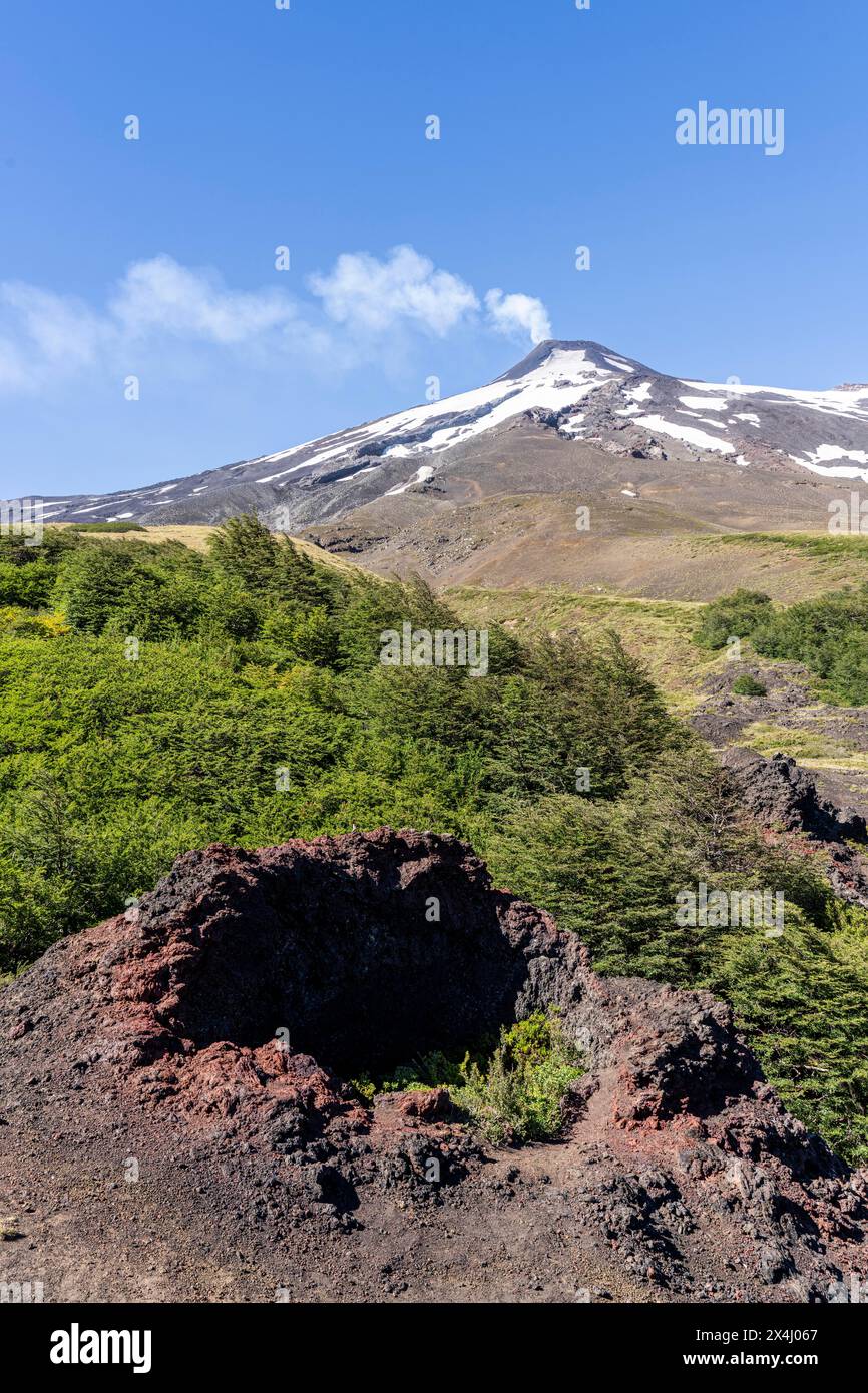 Traces of a gas eruption beneath cooling lava, Villarrica Volcano ...