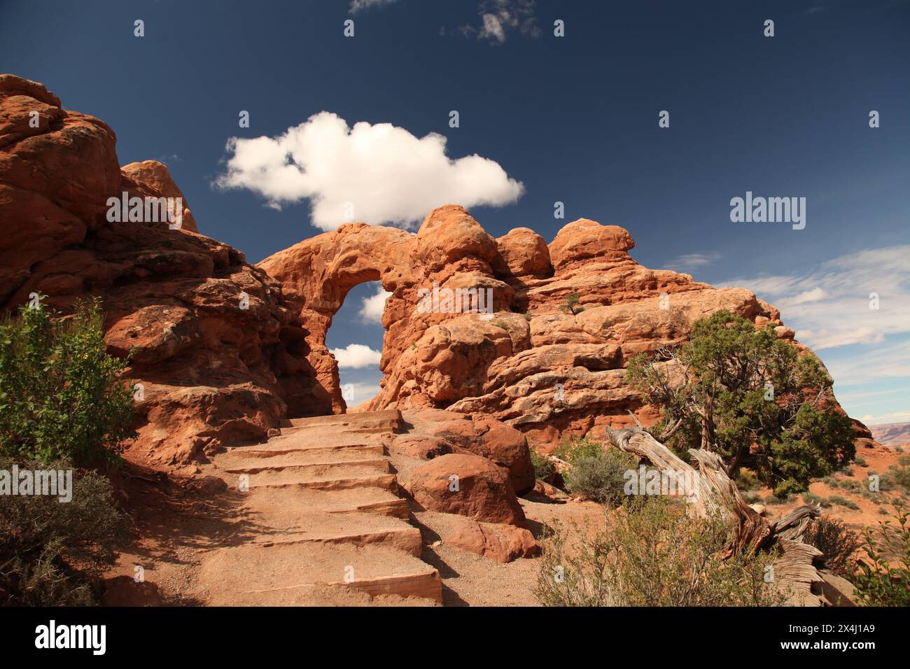 Turret Arch viewed from The Windows Trail in Arches National Park, Utah ...