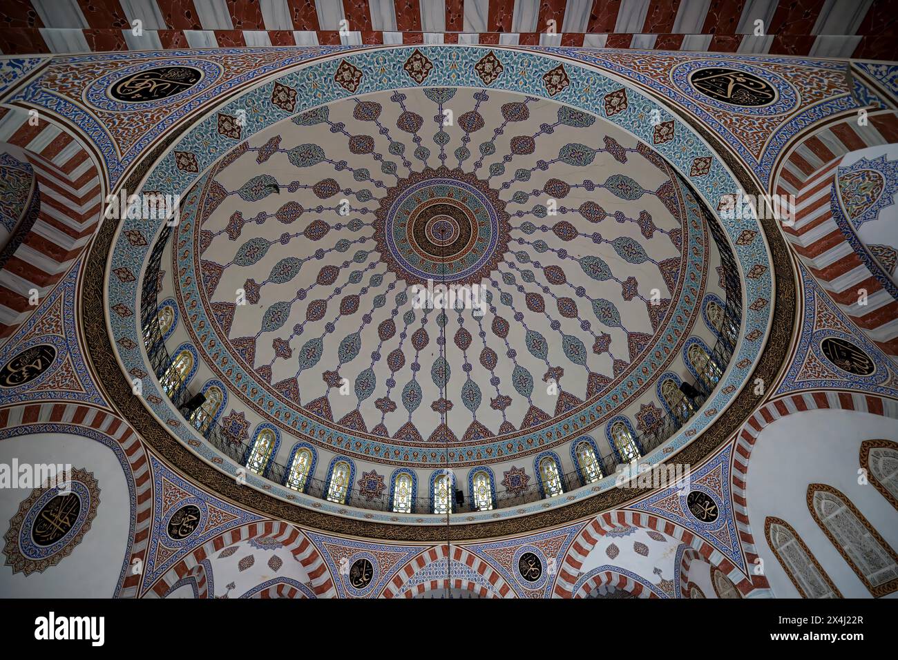 Avlusunda mosque, Prayer room cupola ceiling, Sanliurfa, Turkey Stock ...