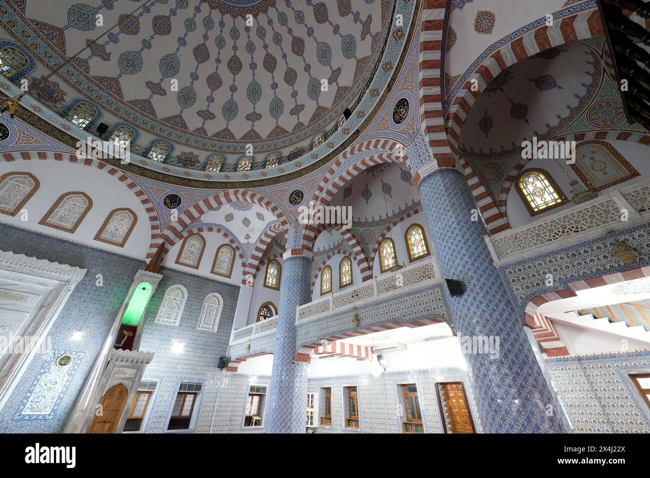 Avlusunda mosque, Prayer room, Sanliurfa, Turkey Stock Photo - Alamy