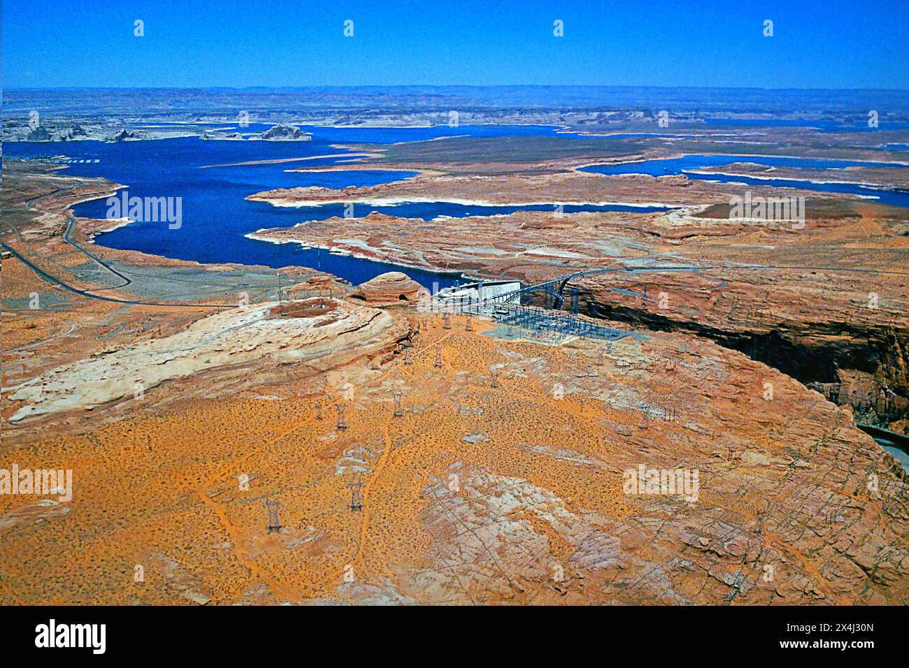 Glen Canyon Dam, damming the Colorado River by means of a gravity dam ...