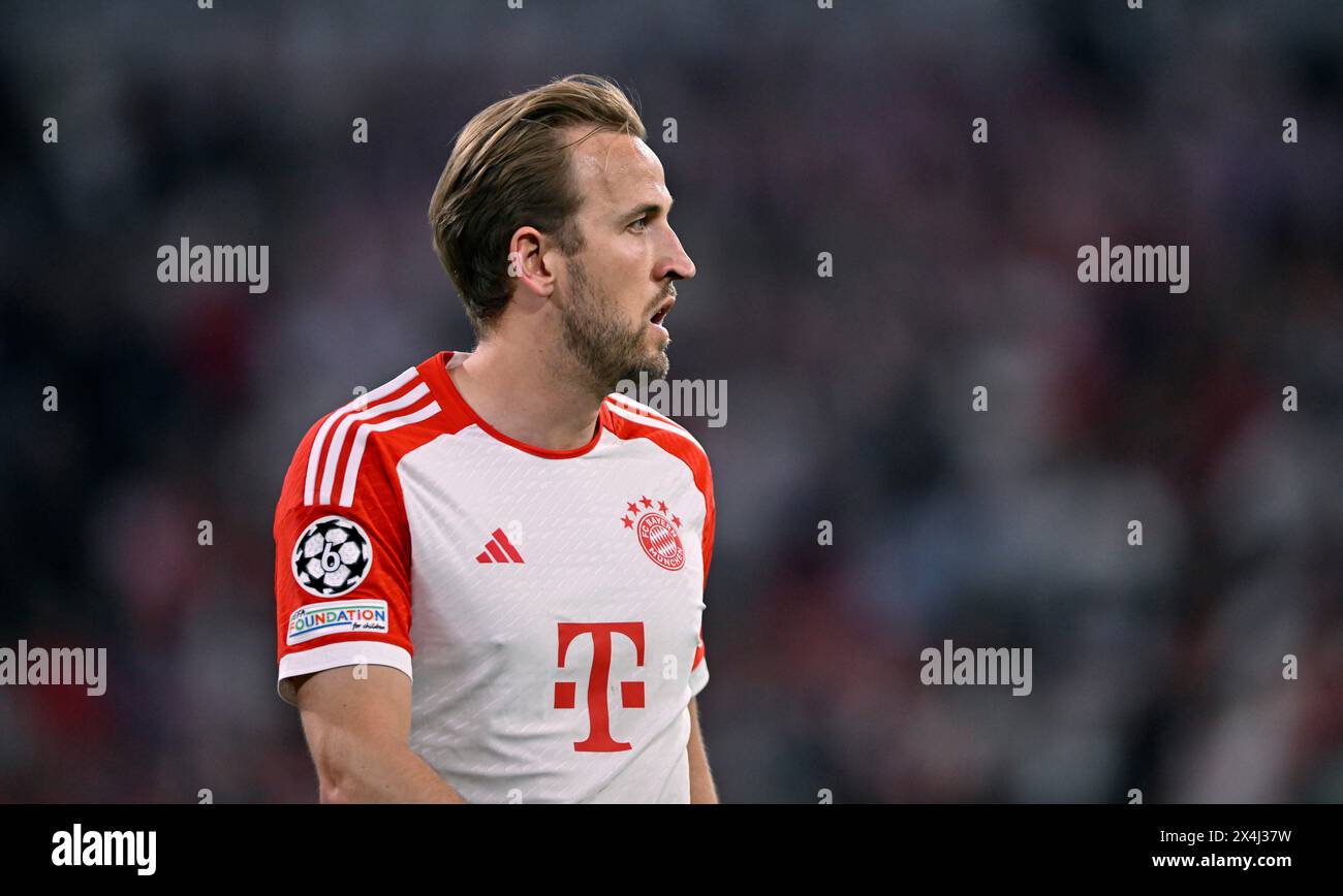 Harry kane fc bayern muenchen hi-res stock photography and images - Alamy