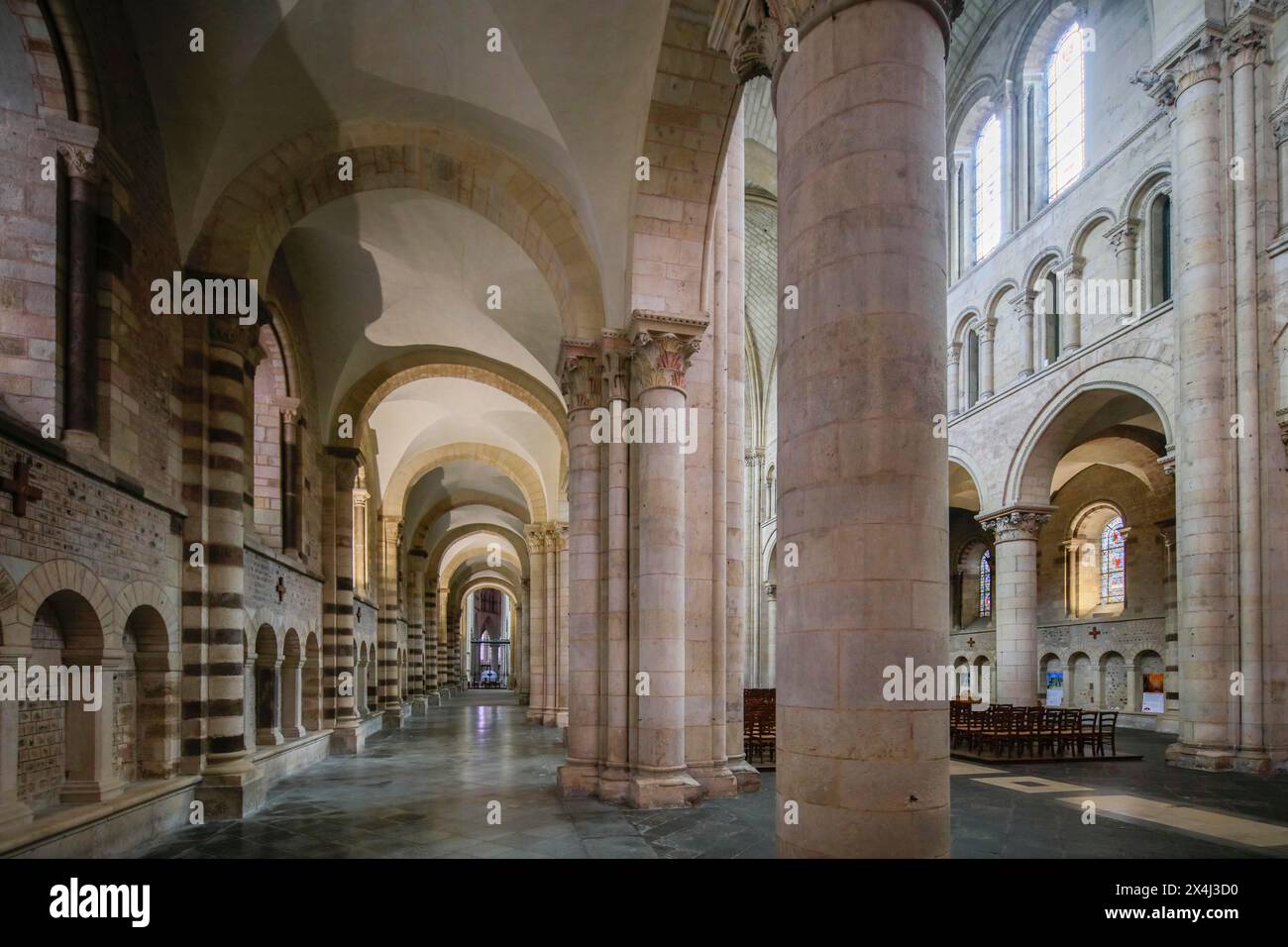 Nave and Romanesque side aisle, Romanesque-Gothic Saint-Julien du Mans ...