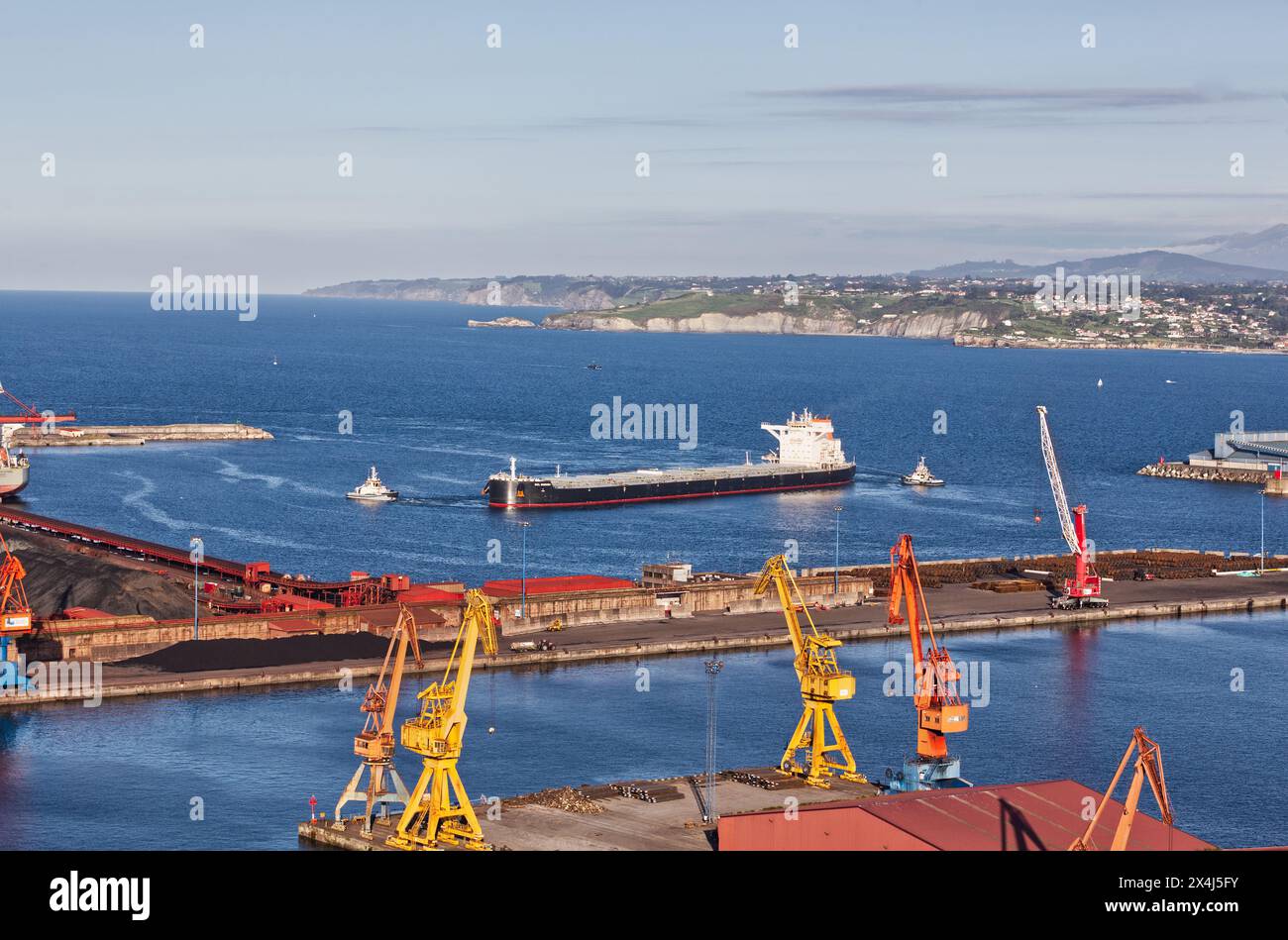 Vessel, GCL Dunkirk, solids bulk carrier, performing docking maneuvers ...