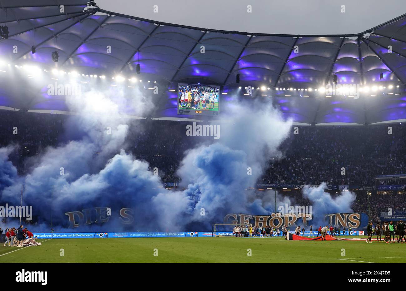 03 May 2024, Hamburg: Soccer, Bundesliga 2, Hamburger SV - FC St. Pauli ...
