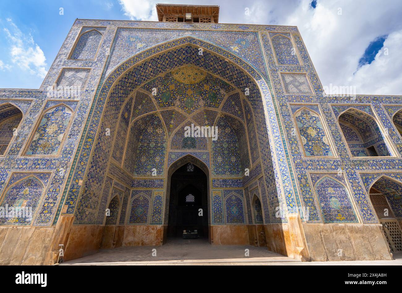 Stunning Persian-Islamic architecture with minarets and intricate tiles ...