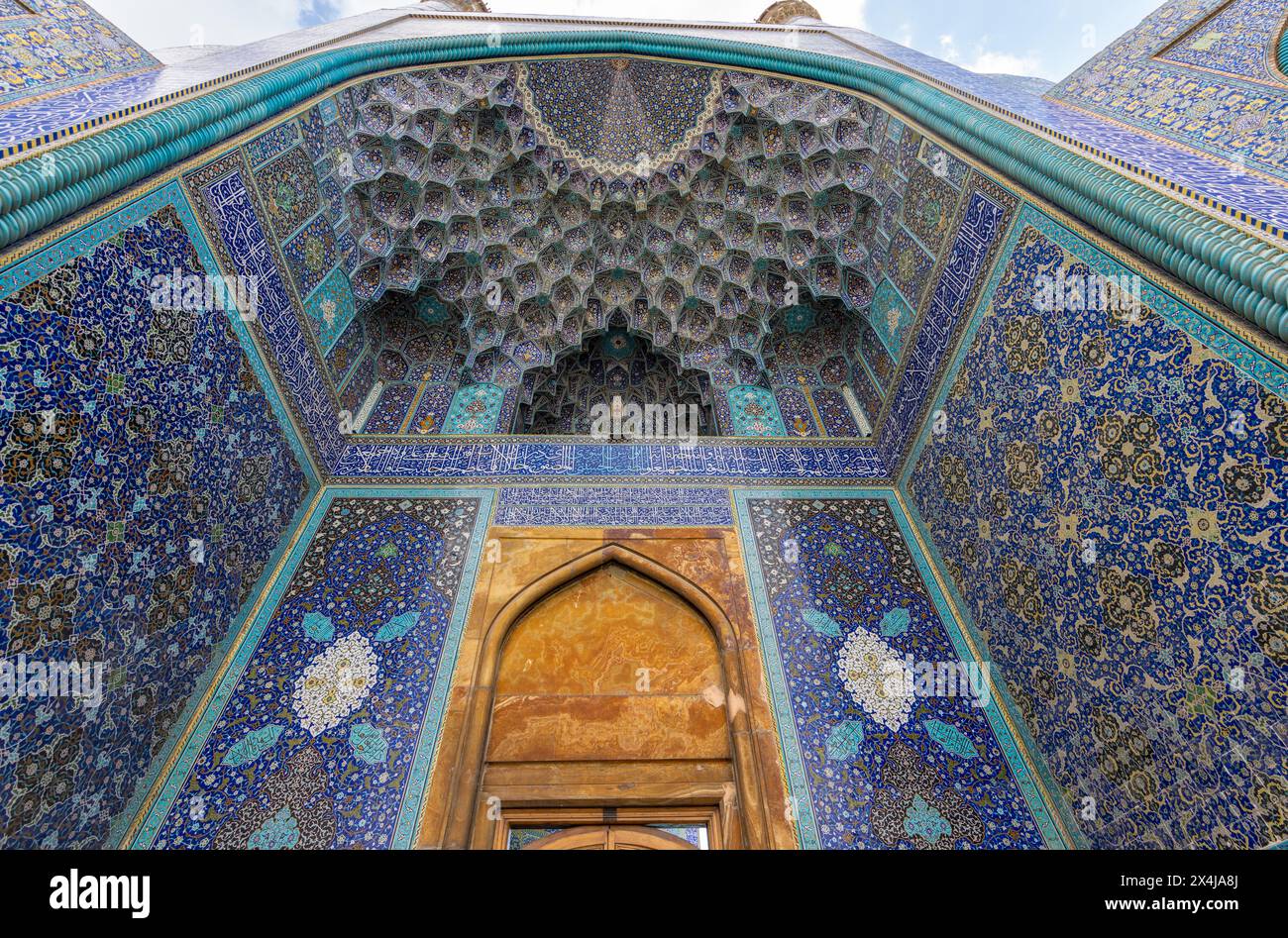 Stunning Persian-Islamic architecture with minarets and intricate tiles ...
