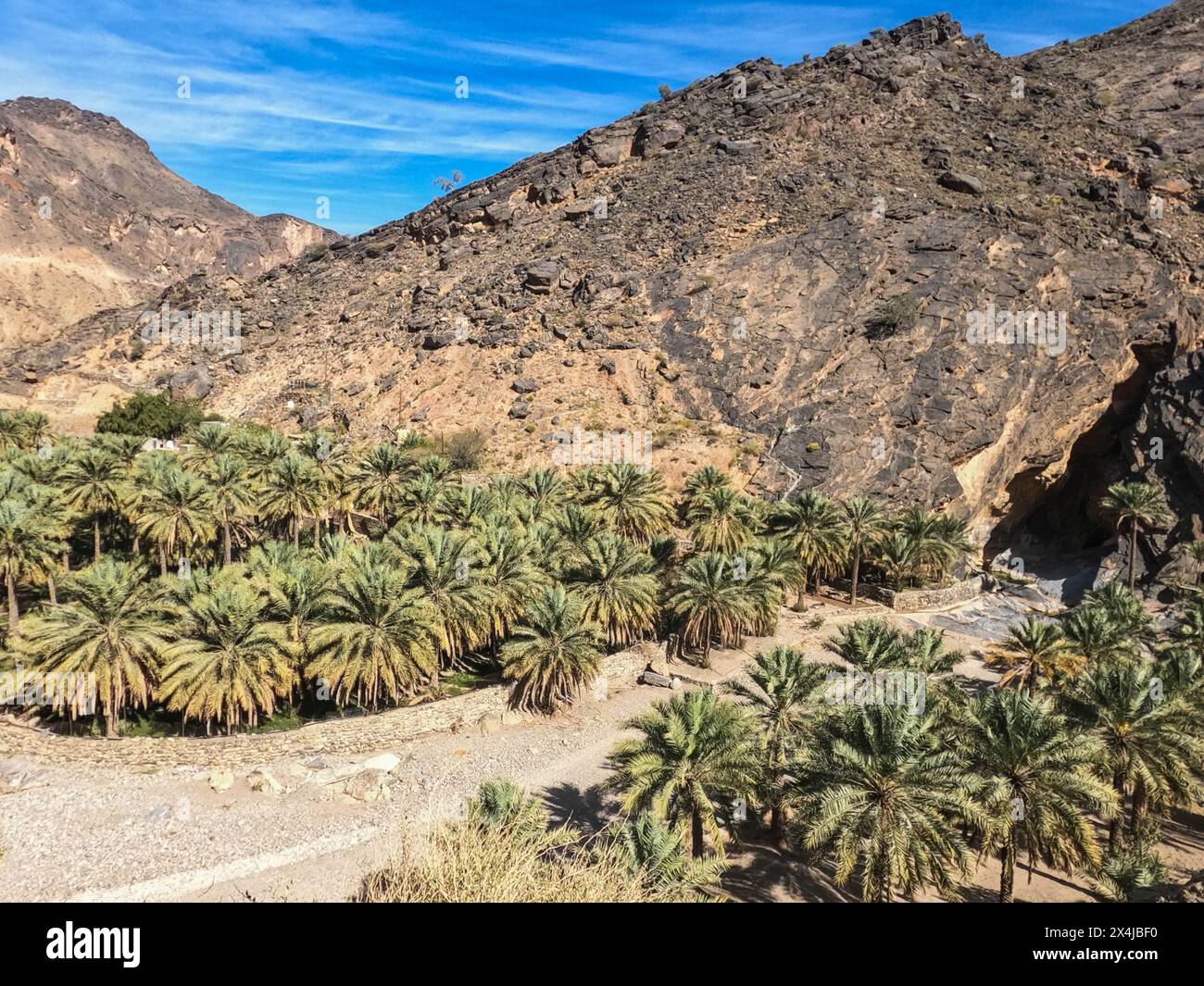 Descending to the Snake Canyon, Wadi Ban Auf, Western Hajar Mountains ...