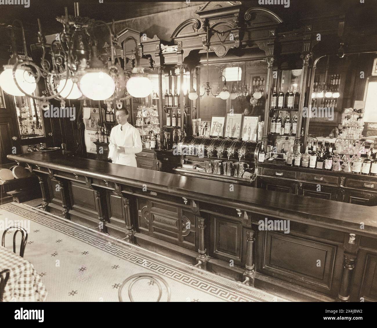Bars new york 1930s hi-res stock photography and images - Alamy
