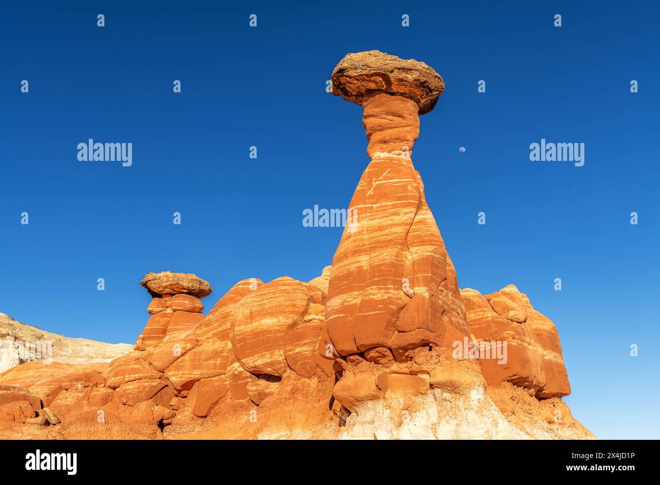 Sandstone spires hi-res stock photography and images - Alamy