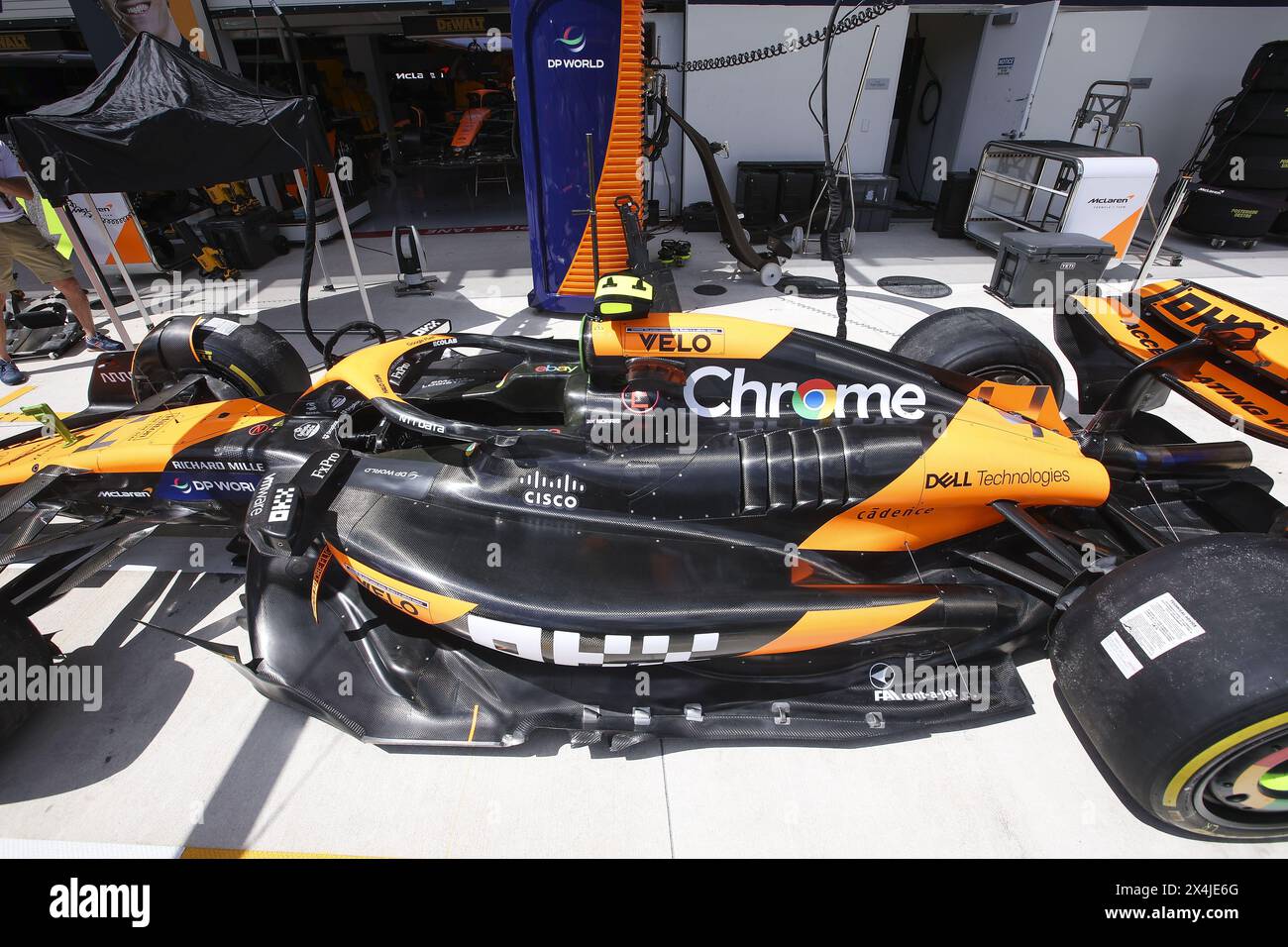 McLaren F1 Team MCL38, mechanical detail rear suspension, cooling ...