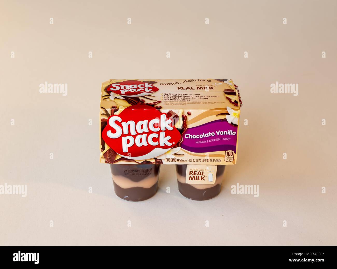 BEMIDJI, MN - 17 NOV 2020: Package of Snack Pack Pudding food with 4 ...