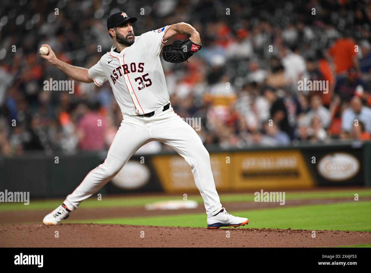 Houston Astros pitcher Justin Verlander (35) in the top of the sixth inning during the MLB ...