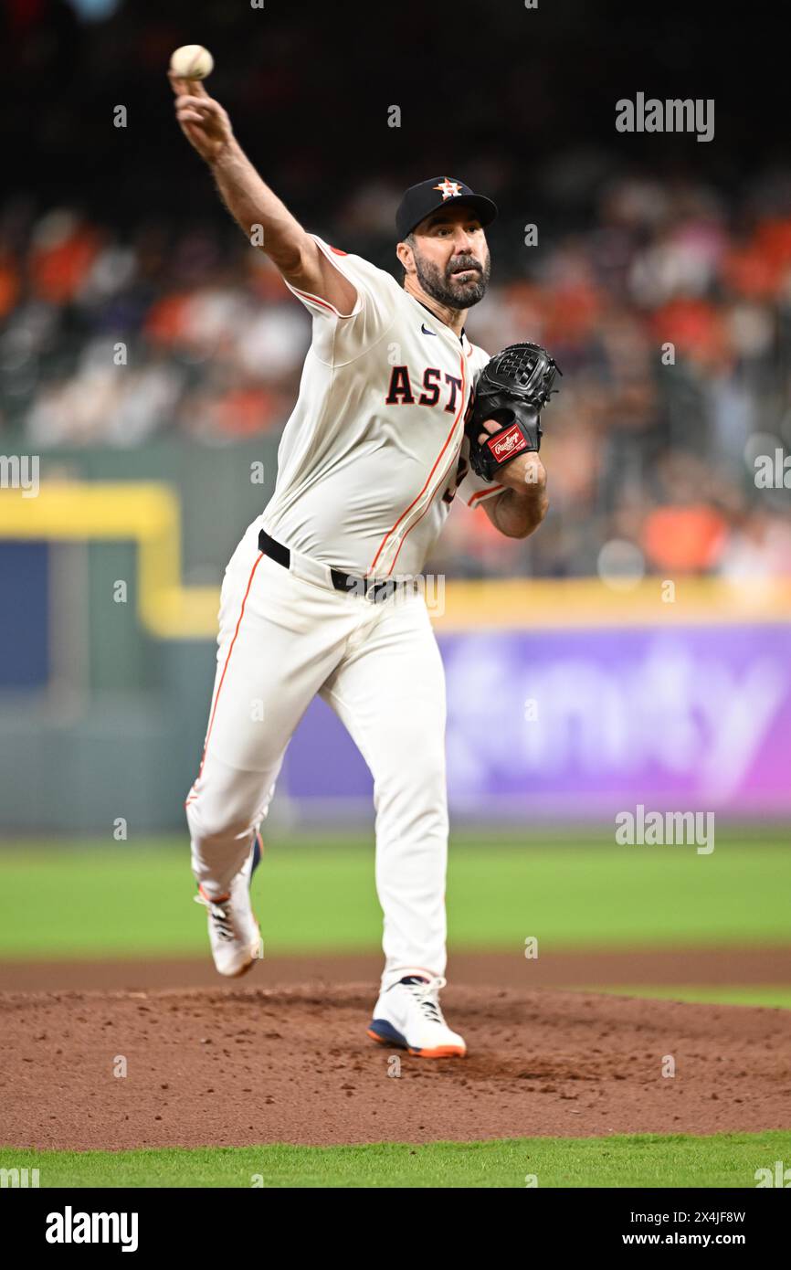 Houston Astros pitcher Justin Verlander (35) in the top of the fifth inning during the MLB ...