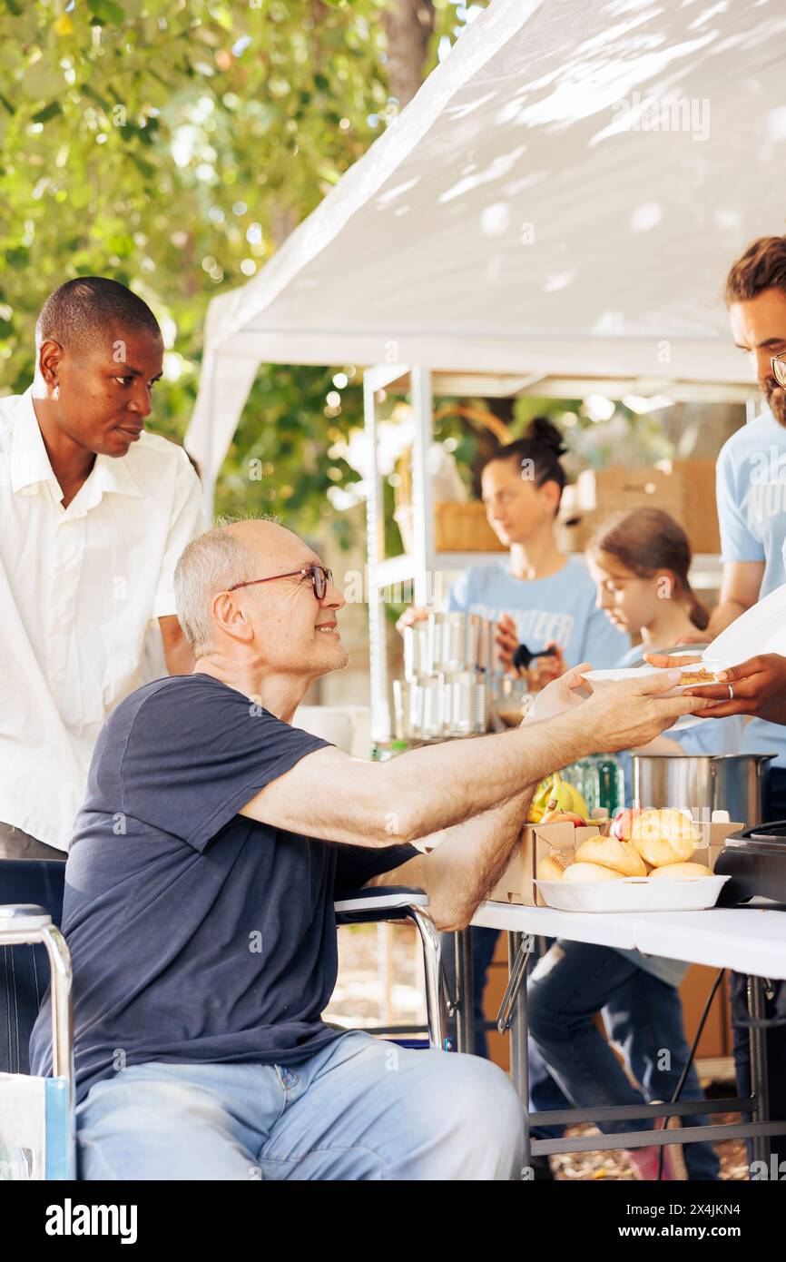 Charitable team offers help to the destitute and distributes free food ...