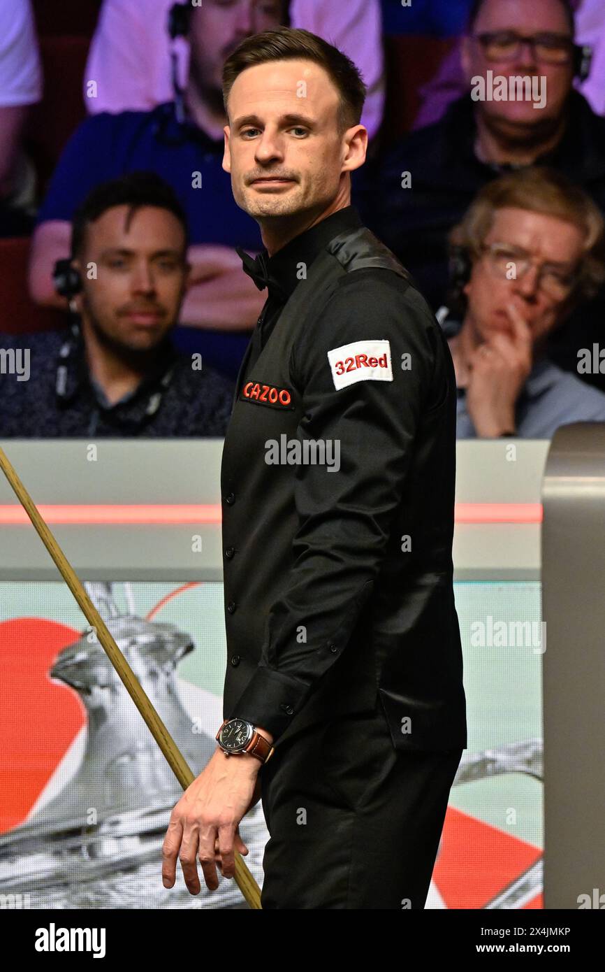 David Gilbert looks over the table, during the Cazoo World ...