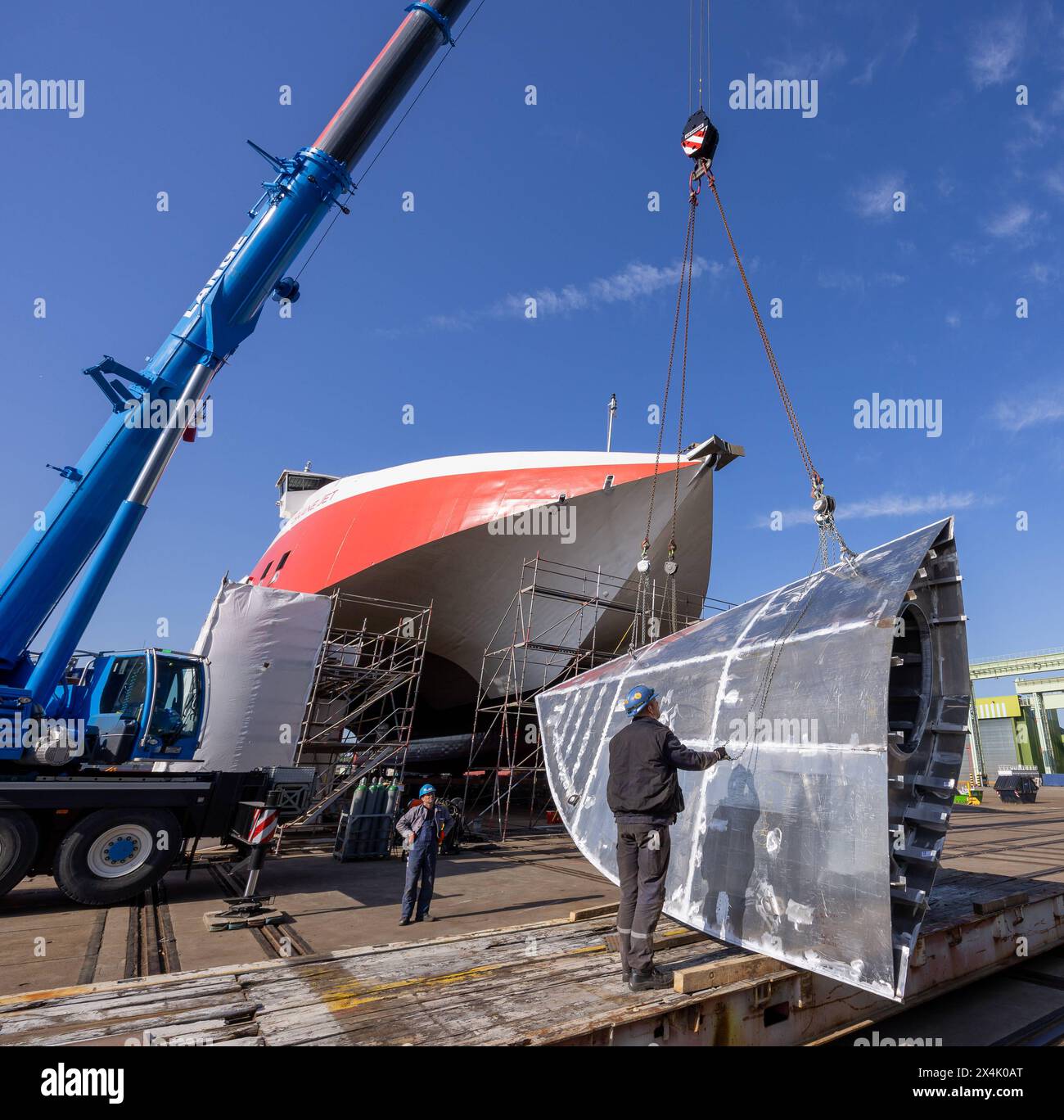 91 metre long hi-res stock photography and images - Alamy