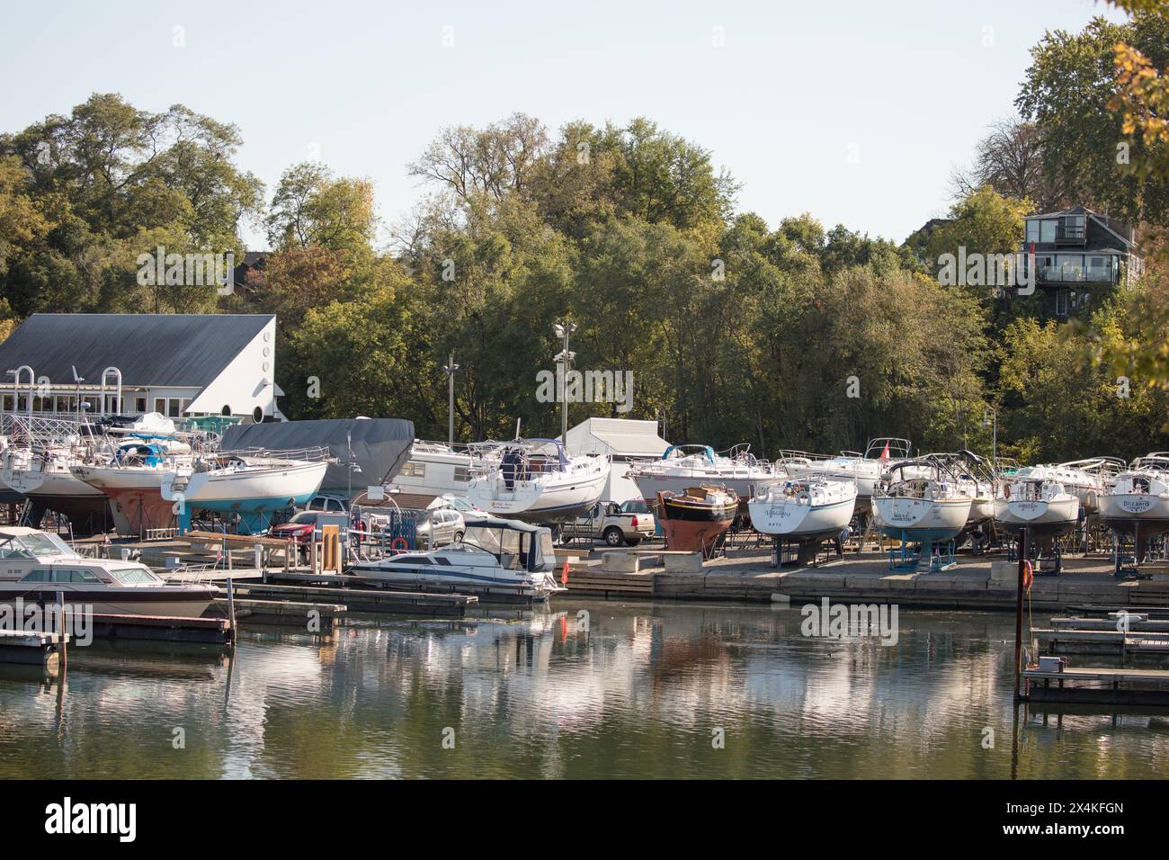 Hamilton waterfront park Stock Photo - Alamy