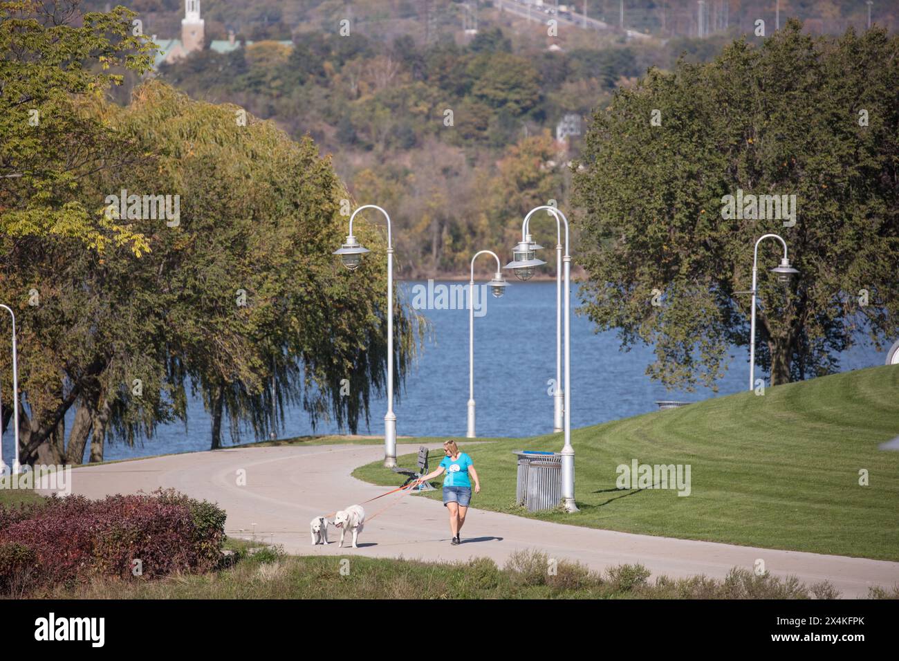 Hamilton waterfront park Stock Photo - Alamy