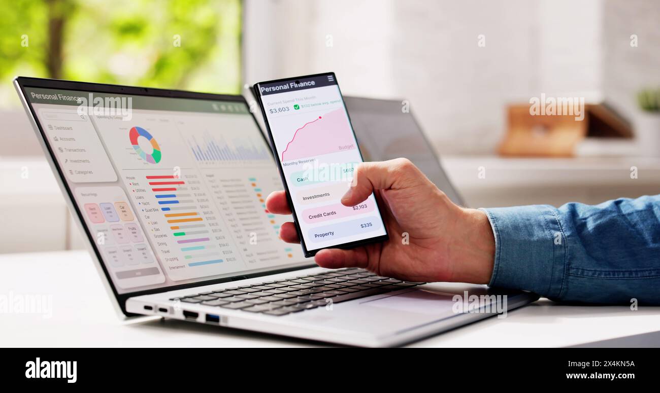 Mobile expense tracking hi-res stock photography and images - Alamy