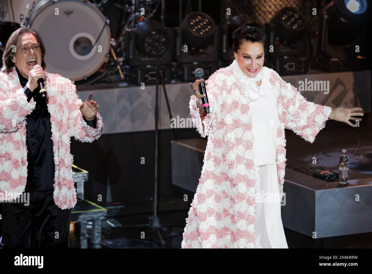 Angela Brambati and Angelo Sotgiu of Ricchi e Poveri Stock Photo - Alamy