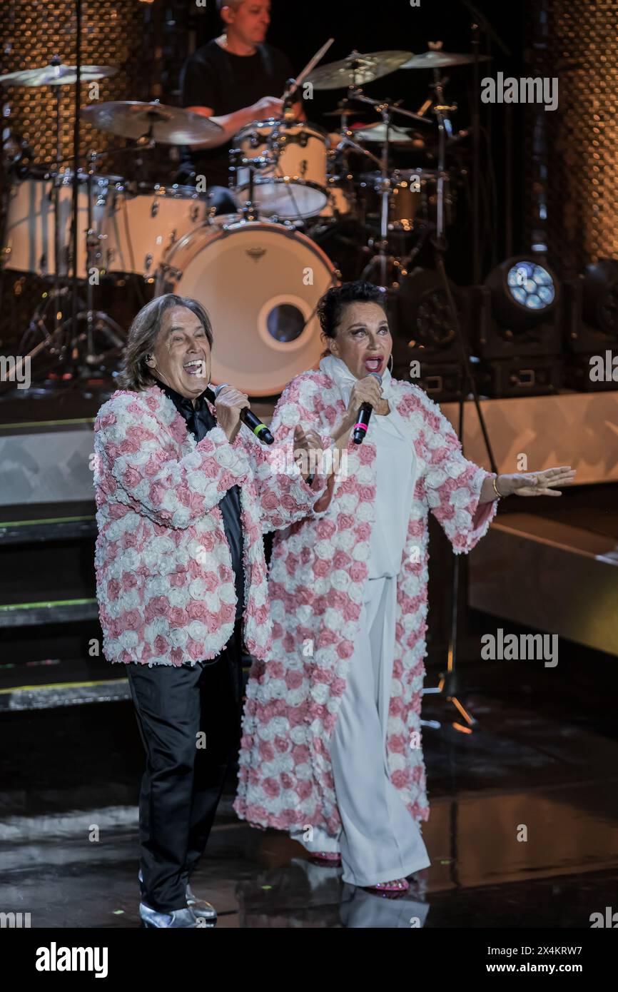 Angela Brambati and Angelo Sotgiu of Ricchi e Poveri Stock Photo - Alamy