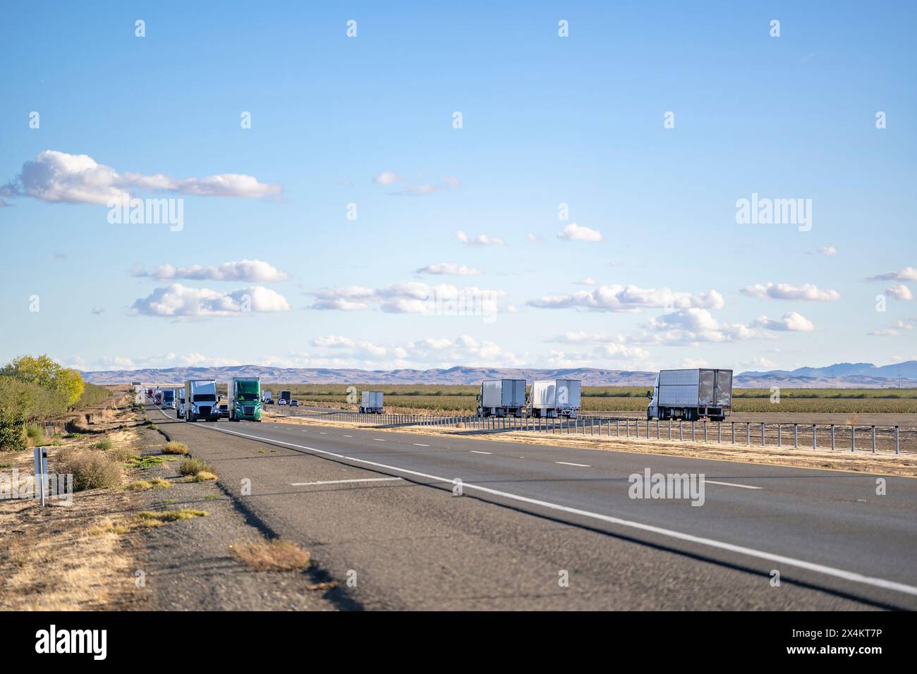 Carriers convoy big rig semi trucks with extended cab for truck drivers ...