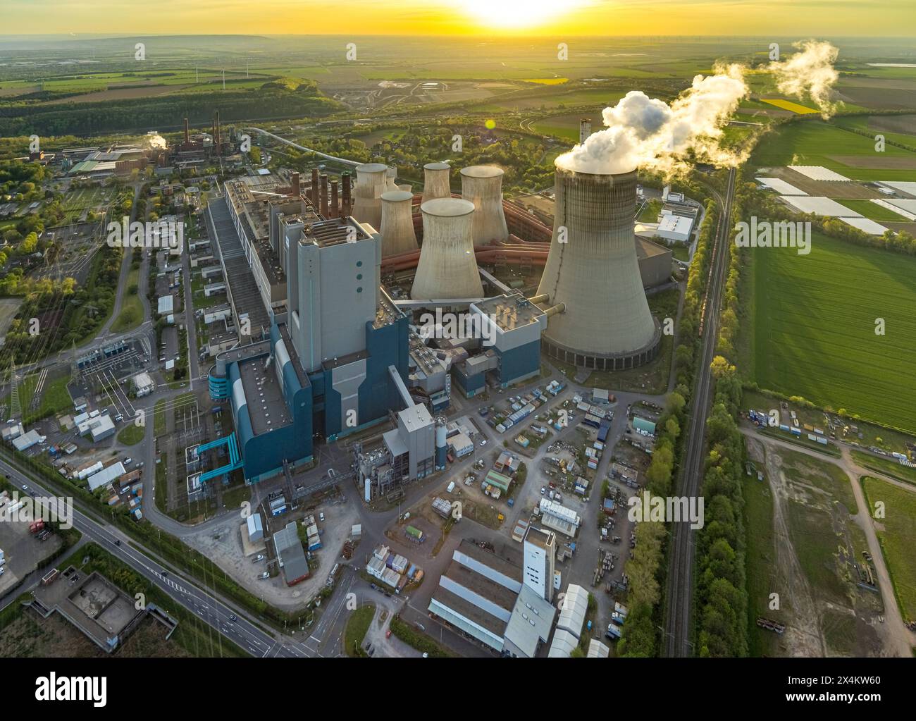 Luftbild, BraunkohlenKraftwerk Niederaußem, Kraftwerksstandort der RWE ...
