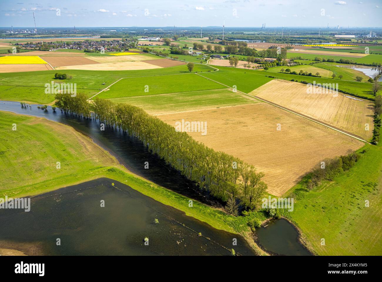 Schwarzer graben hi-res stock photography and images - Alamy