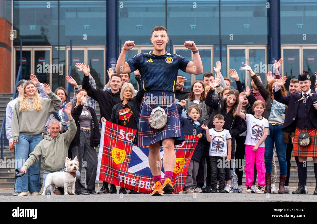 Craig Ferguson, 20, begins his 1,000 mile walk from Scotland's national ...