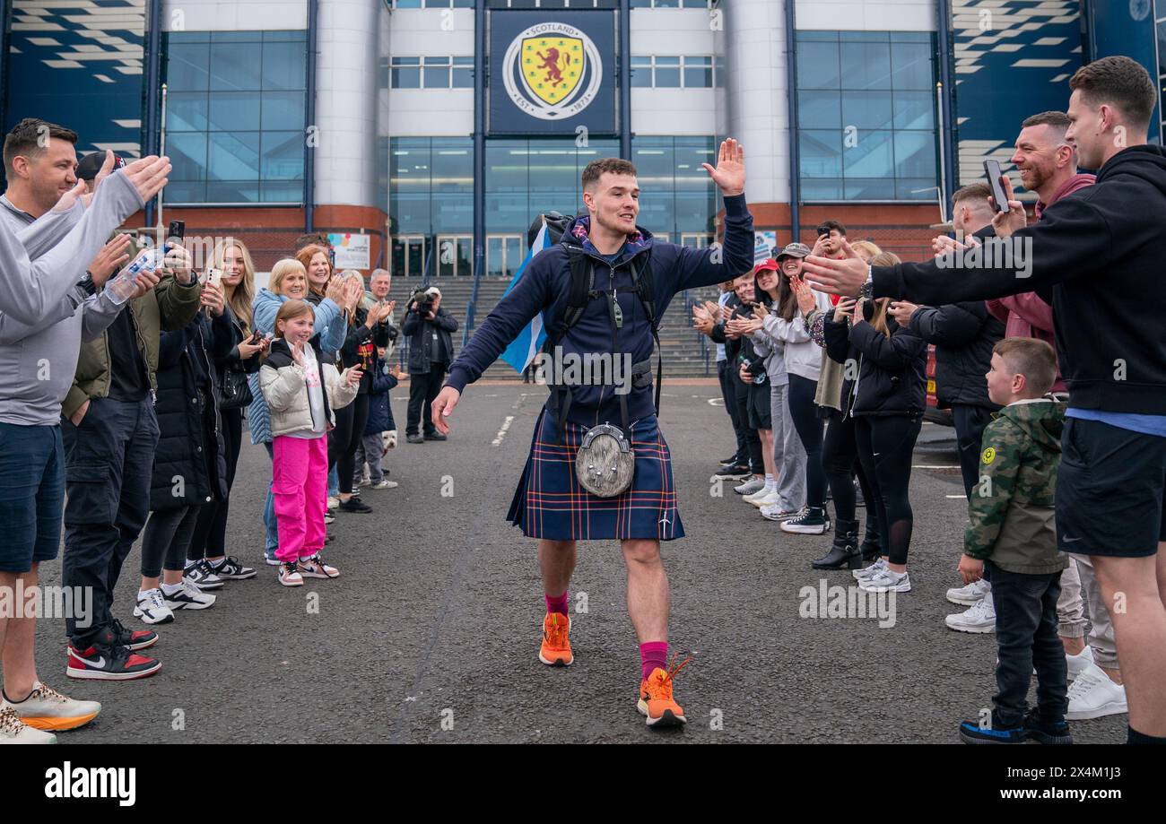 Craig Ferguson, 20, begins his 1,000 mile walk from Scotland's national ...
