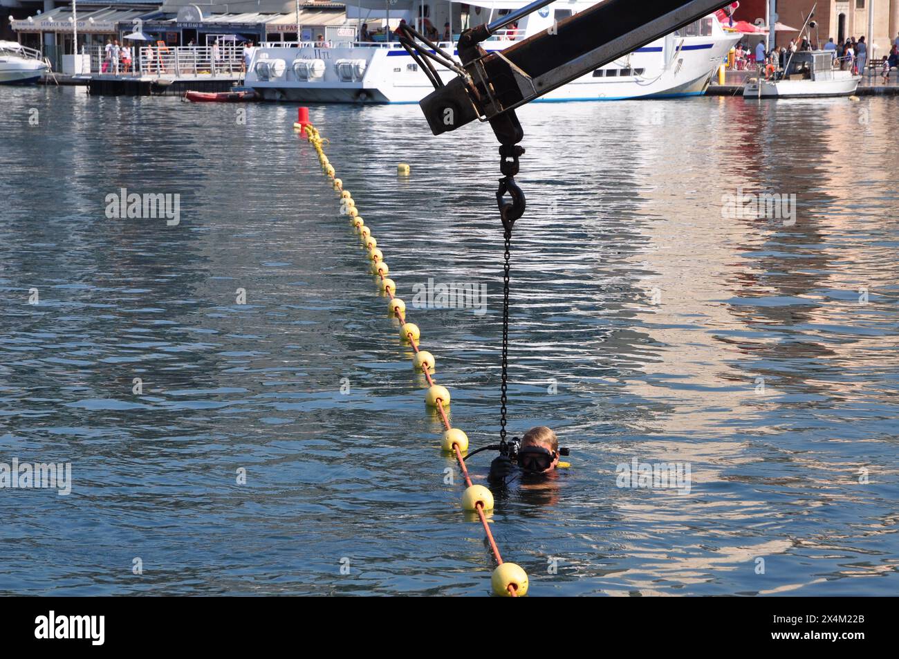 Underwater mooring installation for new pontoons Stock Photo - Alamy
