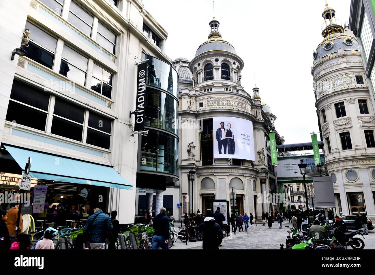 Au printemps department store hi-res stock photography and images - Alamy