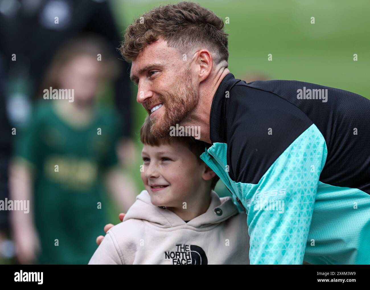 Dan Scarr of Plymouth Argyle arrives during the Sky Bet Championship ...