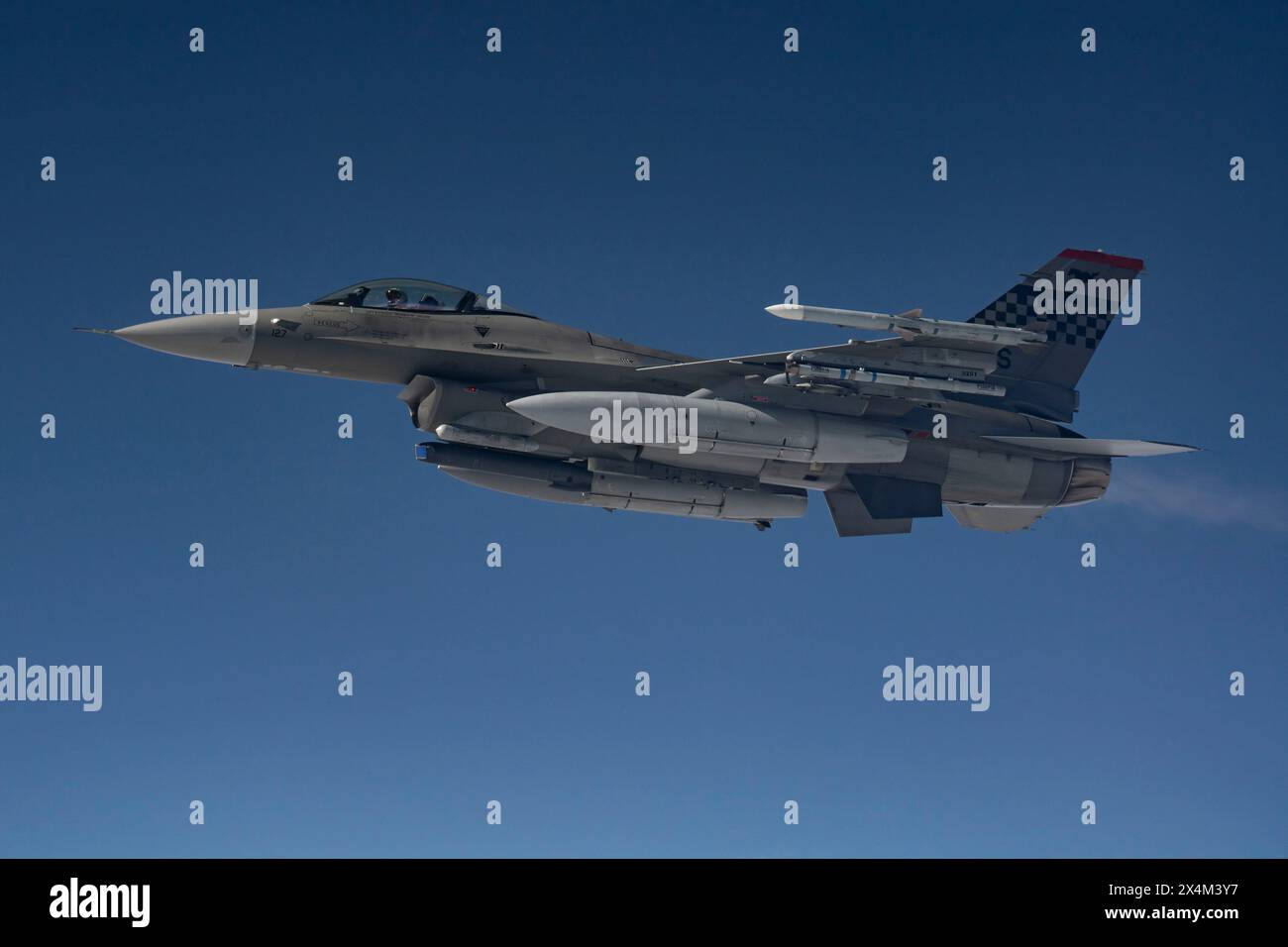 A U.S. Air Force F-16 Fighting Falcon assigned to the 36th Fighter ...