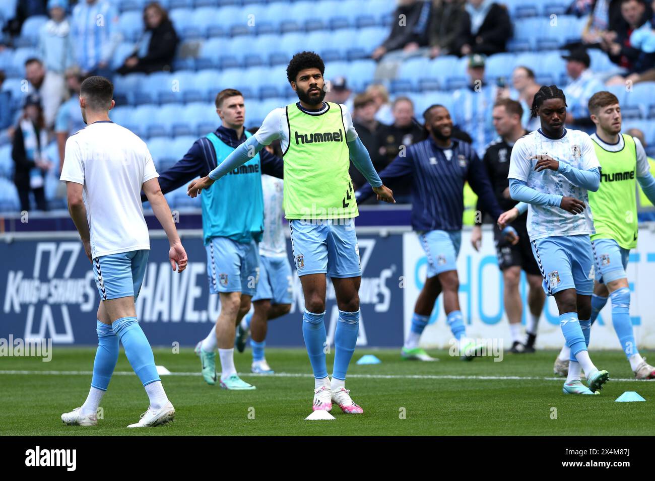 Coventry City's Ellis Simms warming up ahead of the Sky Bet ...