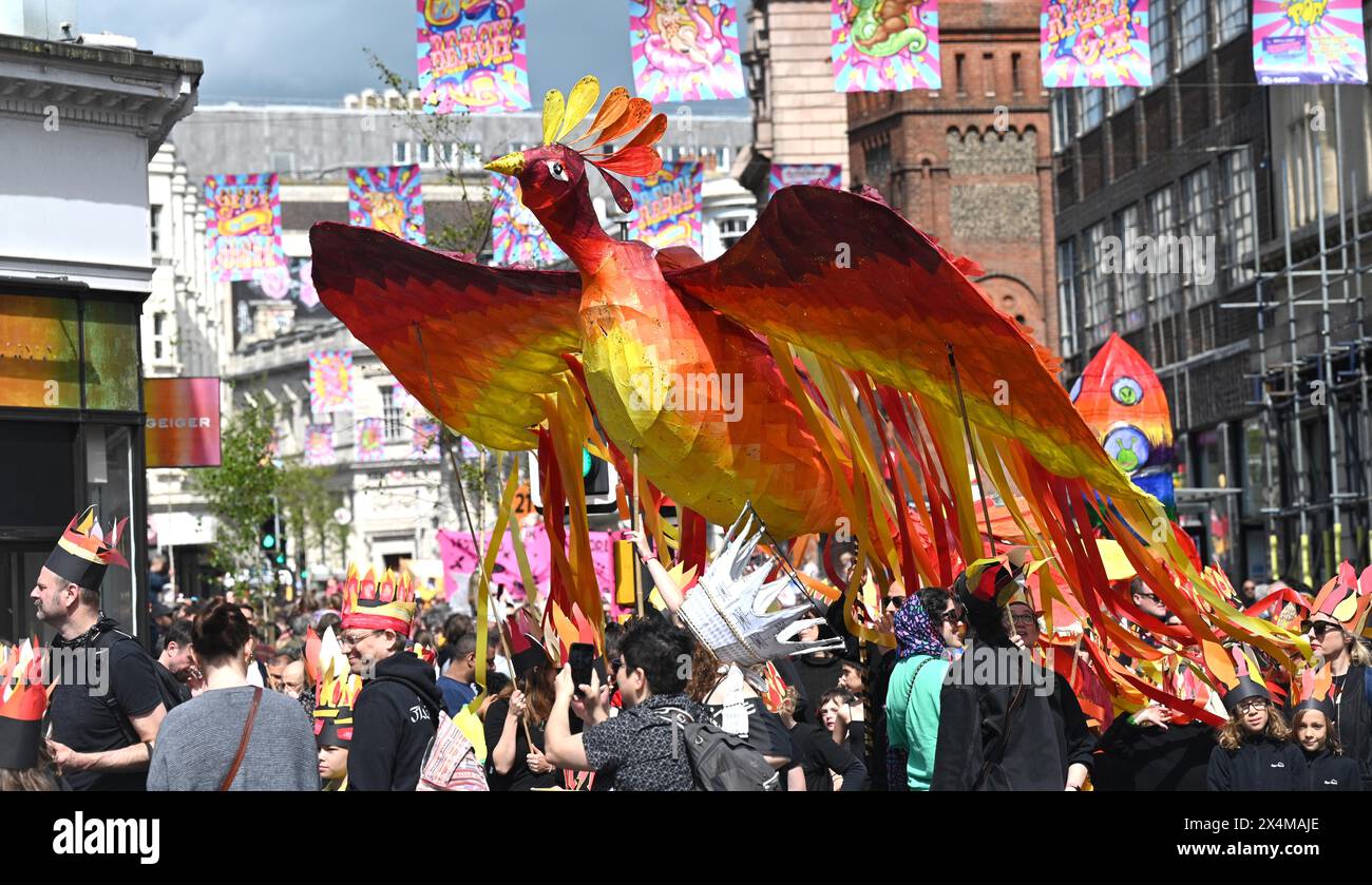 Brighton UK 4th May 2024 - Thousands of students , teachers and parents ...
