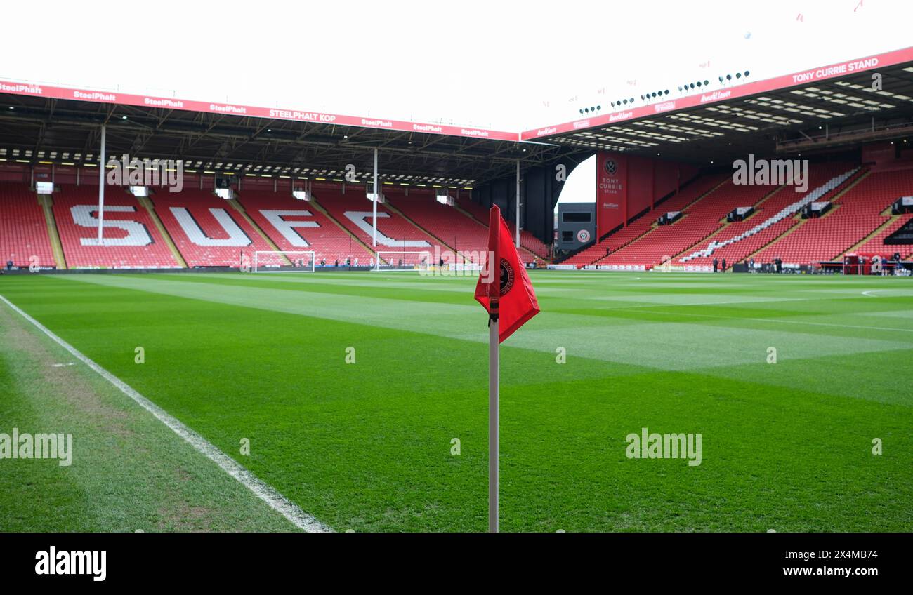 The nottingham forest stadium hi-res stock photography and images - Alamy
